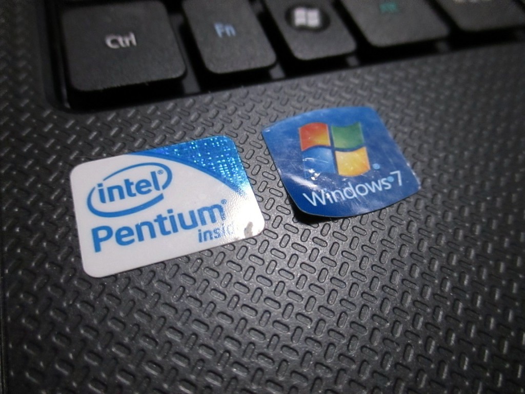 電源不良でパソコンダウン、急いで修理見積もり。その顛末は如何に。 | UKEURI BASE