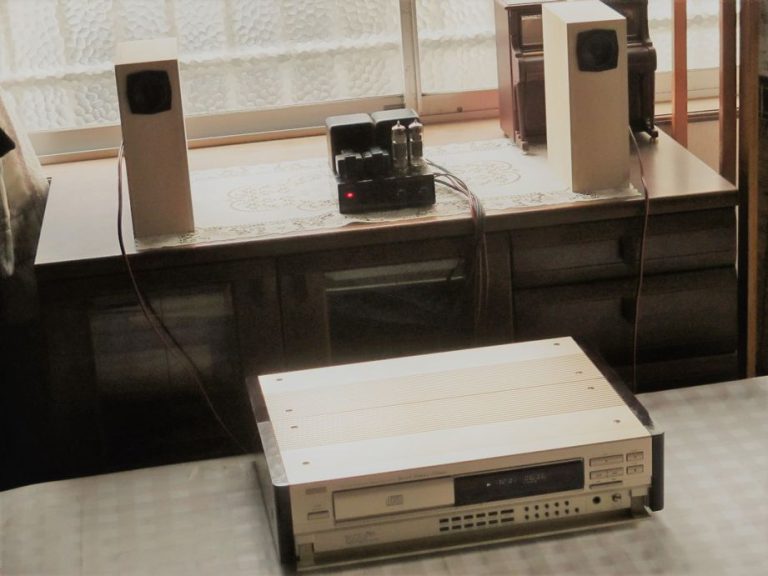 DENON CDプレーヤーDCD-1650GL トレイ開閉のベルト交換 | UKEURI BASE