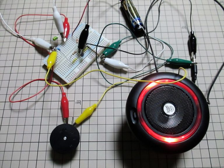 1石トランジスタラジオをアンプ内蔵スピーカーを使って大音量で鳴らす！ | UKEURI BASE